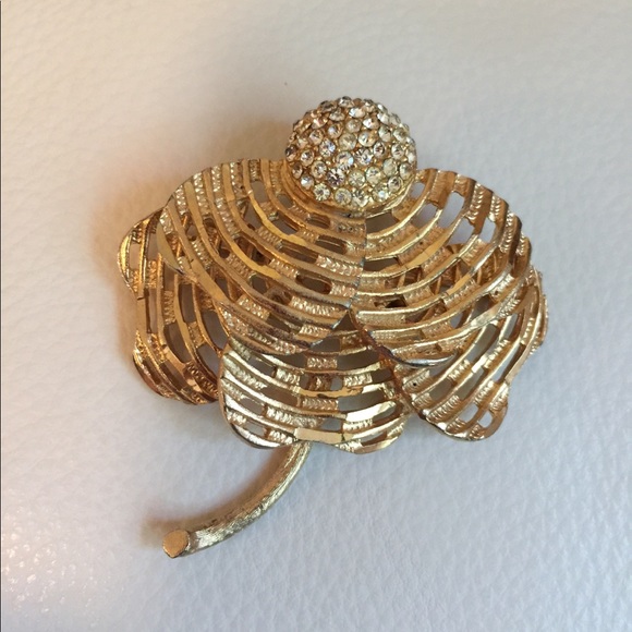 Vintage | Jewelry | Vintage Capri Brooch | Poshmark